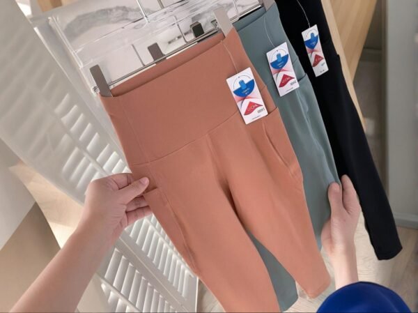 Lycra Spandex Fabric vs. Polyester Blends: Which is Better for Activewear?