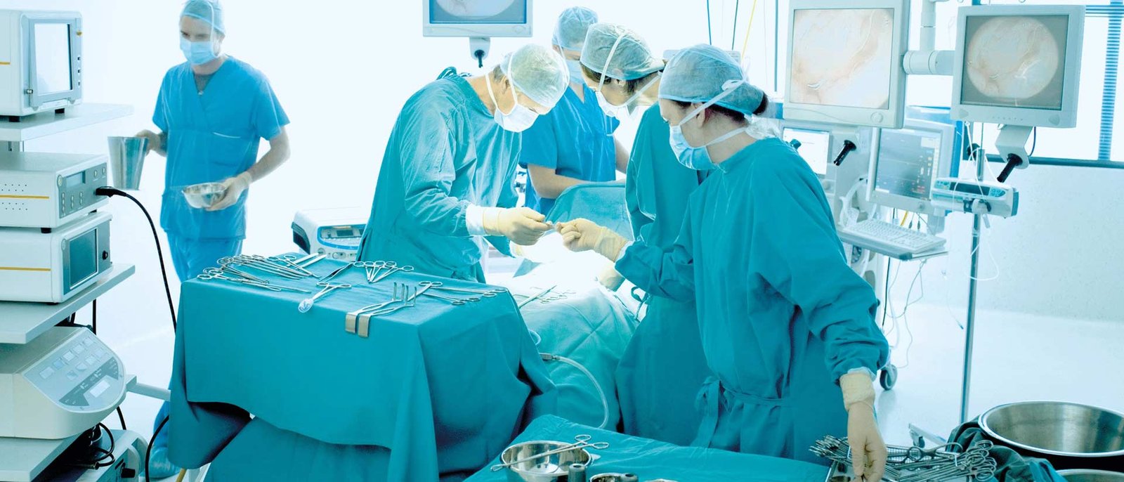 Why Polyester Fabric Dominates Medical Textiles Today